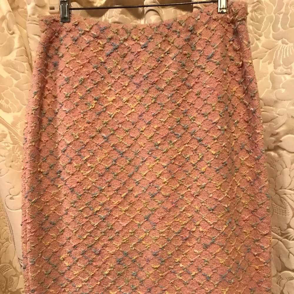 Wool Skirt. Beautiful Stitches Of Pastel Color - Gem